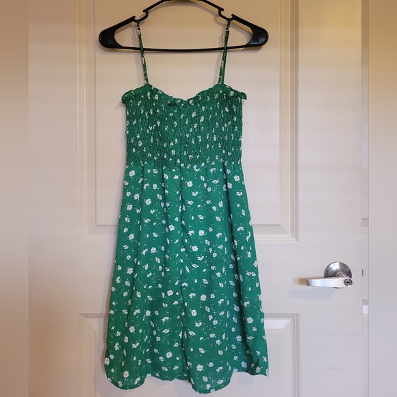 Le Lis | Dresses | Le Lis Green Floral Dress | Poshmark